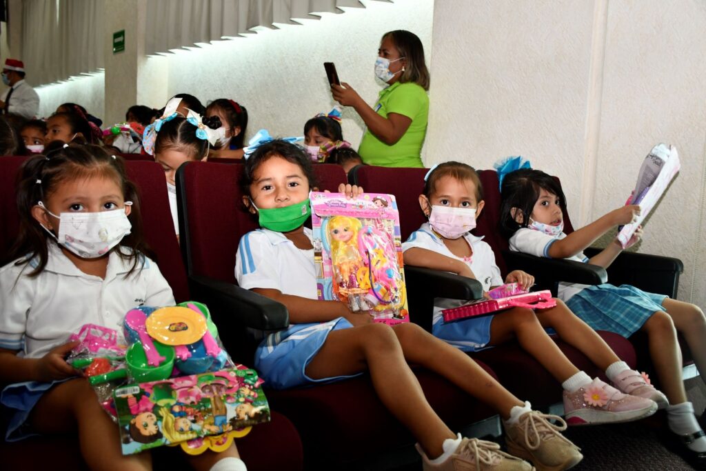 ENTREGA LA UNIVERSIDAD HIPÓCRATES JUGUETES A NIÑAS Y NIÑOS DE ESCASOS ...