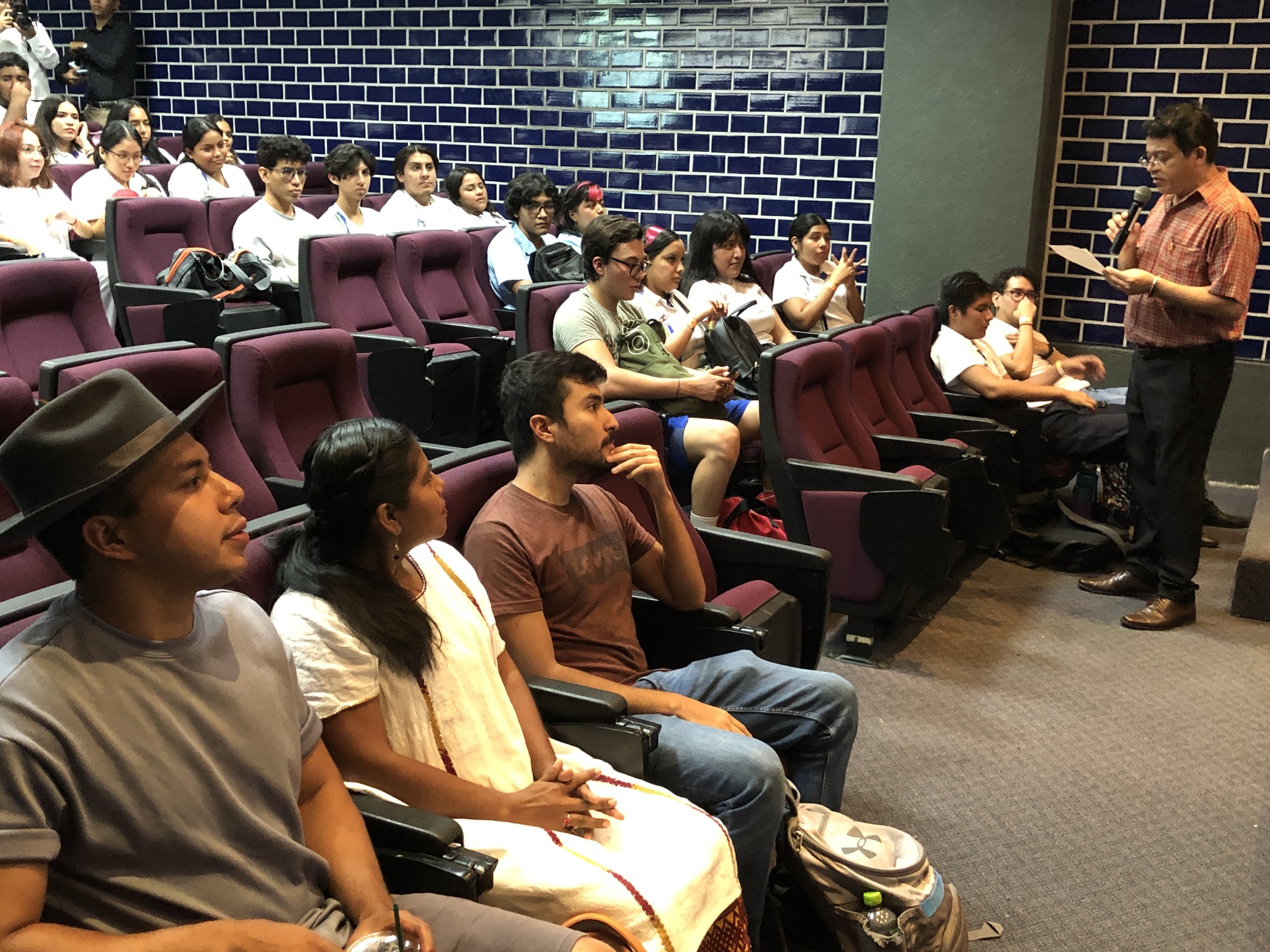 Cinegro se presenta en el Cineclub Universitario "En corto" de la ...